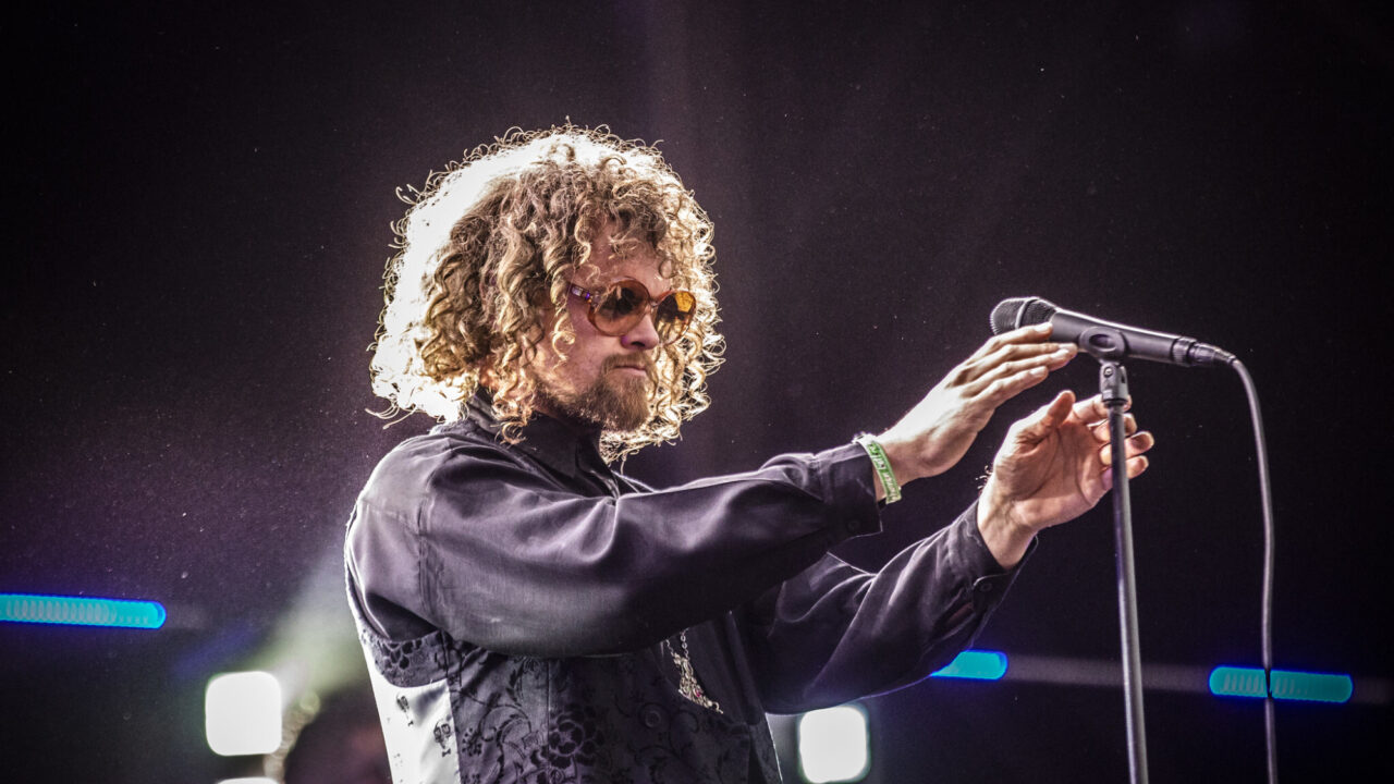 DI-RECT pakt de 3FM Megahit met '90s Kid' | NPO 3FM