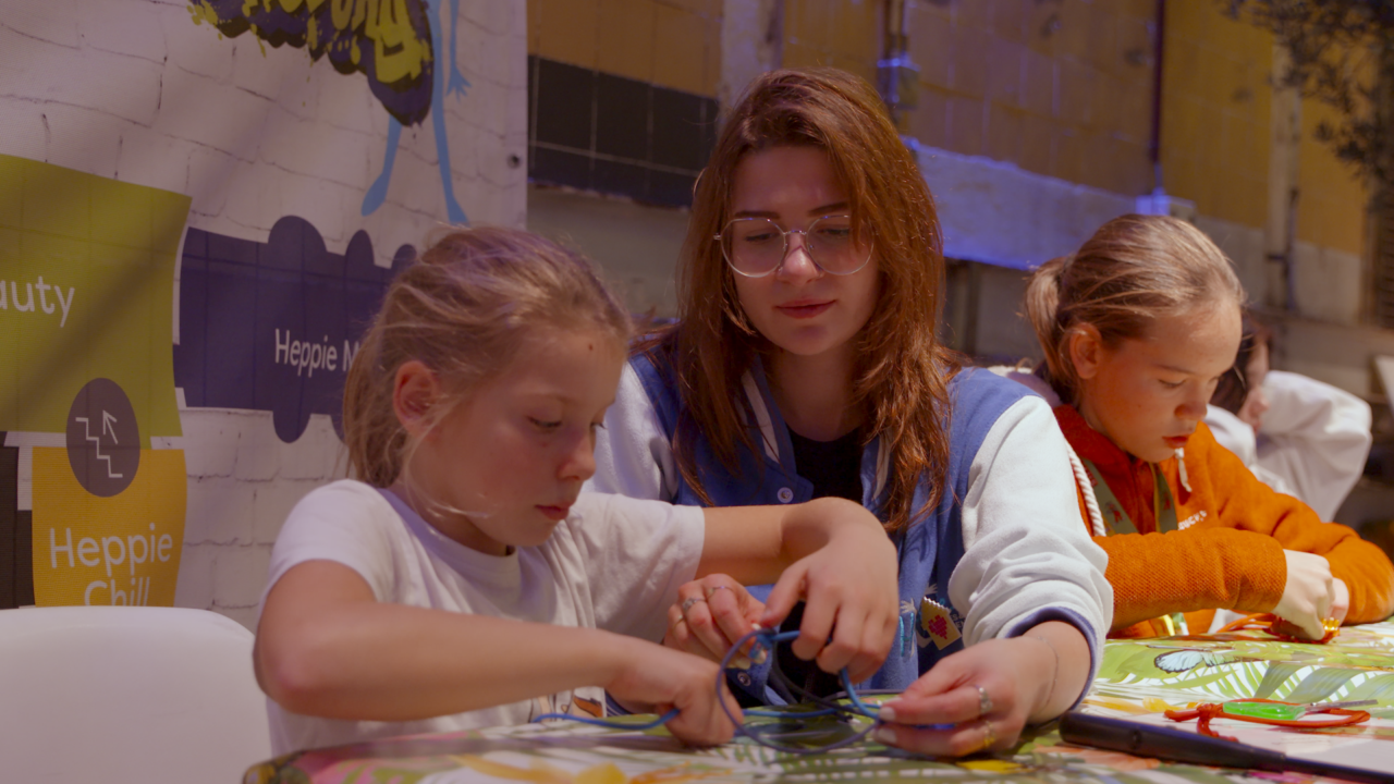 Tasha (23) is vrijwilliger bij Het Vergeten Kind en weet als geen ander ...