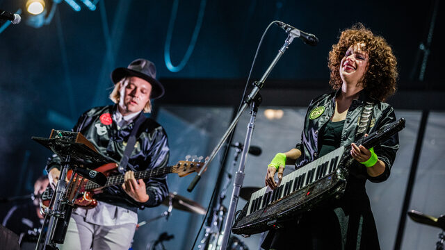 Arcade Fire geeft sneak peek nieuwe single 'Unconditional I (Lookout ...
