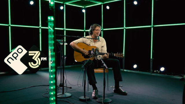 Zweedse singer-songwriter Albin Lee Meldau live met 'Hold Your Head Up ...