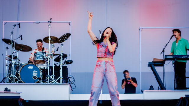 RONDÉ viert tienjarig jubilee met show in Afas Live | NPO 3FM