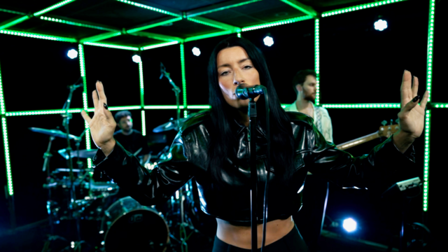 RONDÉ danst gebroken hart weg in de 3FM Live Box | NPO 3FM