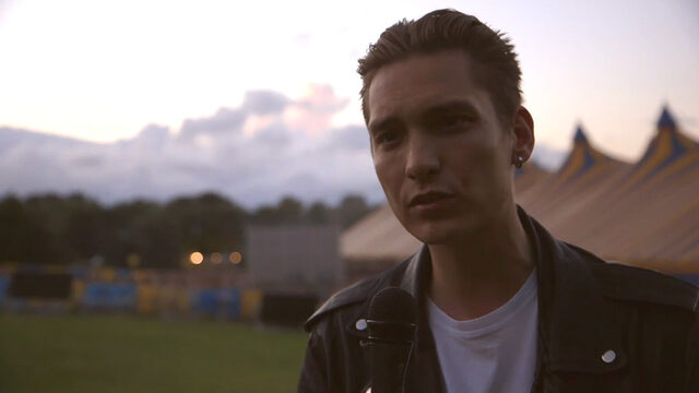 3voor12 Song Stories: Thomas Azier - 'Ghostcity' | NPO 3FM