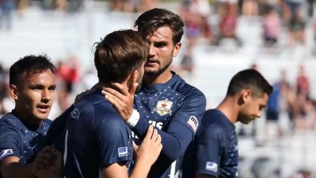 Hartbrekend: Speler scoort en vertelt teamgenoot dat zijn vader net ...