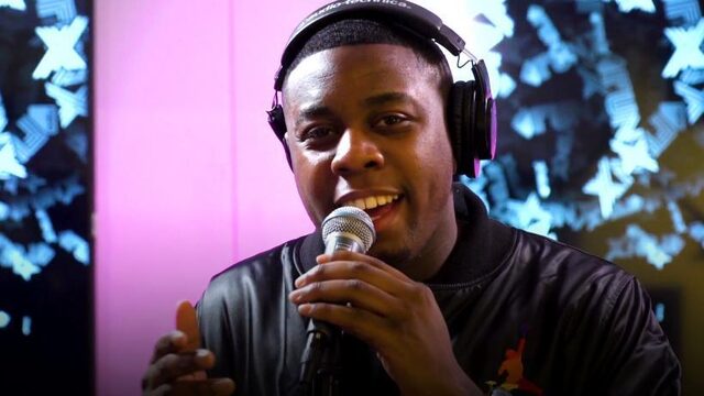 Bryan MG doet romantische tunes '911' en 'Love Somebody' live in de ...