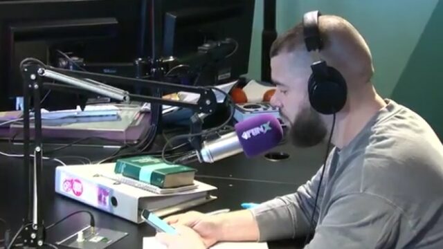 Derek Otte sluit de week af met spoken word | FunX