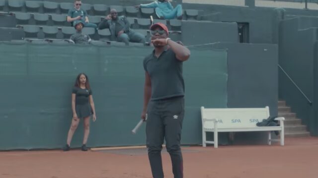 LouisVos laat tennistalent zien in nieuwe clip Tennis | FunX