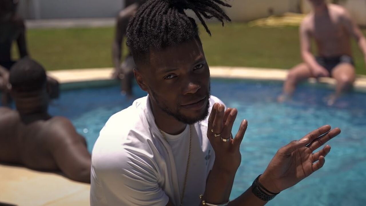 Sevn Alias vader geworden van dochtertje Ayah - FunX.nl