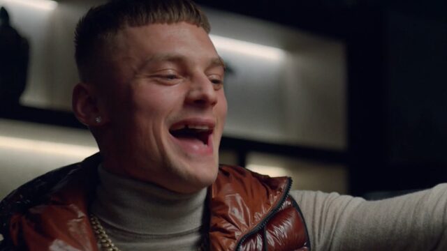 Rapper Richie wordt overvallen in Nederlandse Netflix Original 'Forever ...