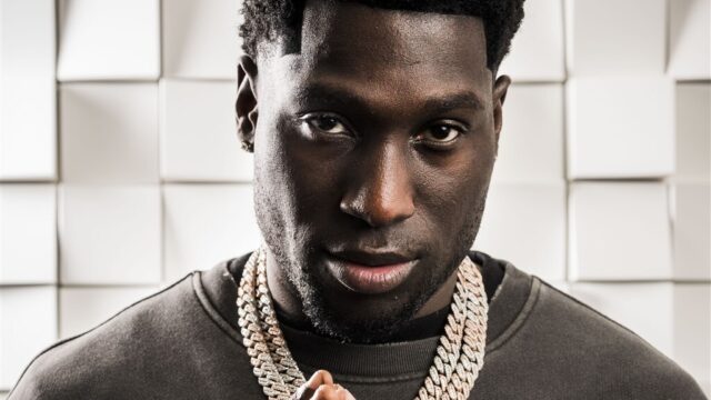 Groot nieuws: Frenna kondigt zijn grootste soloconcert ooit aan in ...