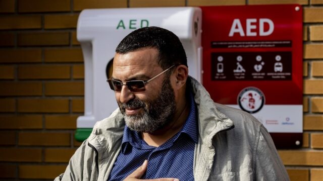 Vader Abdelhak Nouri geeft hoopvolle update over zoon: "Hij is ietsjes scherper" | FunX