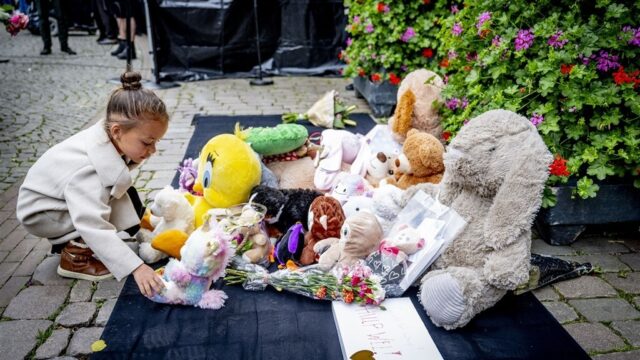 Pleegouders van mishandeld meisje (10) Vlaardingen voor de rechter: poging tot doodslag | FunX