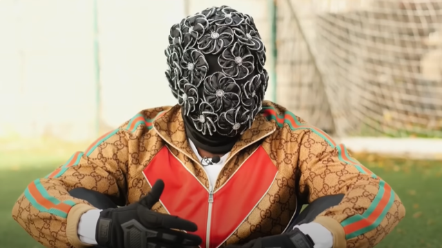 Dit is rapper Dide: De gemaskerde artiest die Premier League voetballer ...