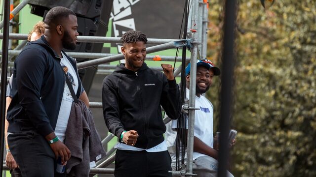 Sevn Alias voor de tweede keer vader geworden | FunX