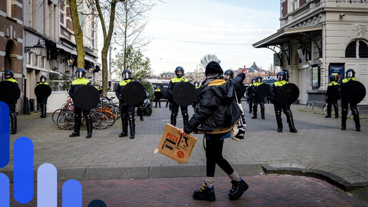 Stand.nl: 'We moeten meer ontzag voor de politie hebben' | NPO Radio 1
