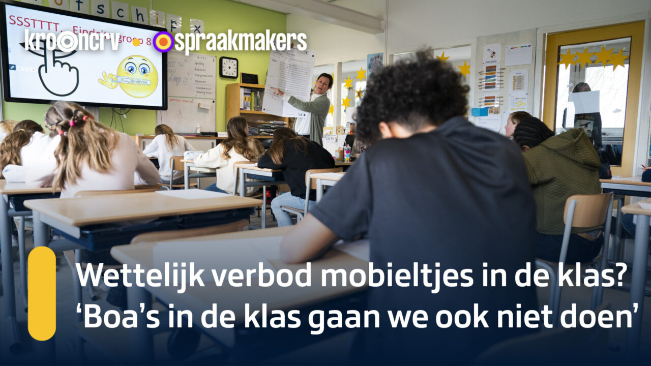 Richtlijn of wettelijk verbod mobieltjes in de klas? 'Je gaat geen boa in de klas zetten' | NPO ...