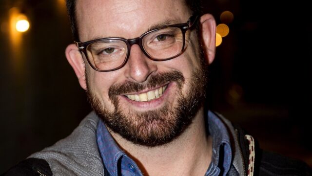 Misdaadjournalist Thijs Zeeman over voor- en achtertuin narcisten | NPO ...