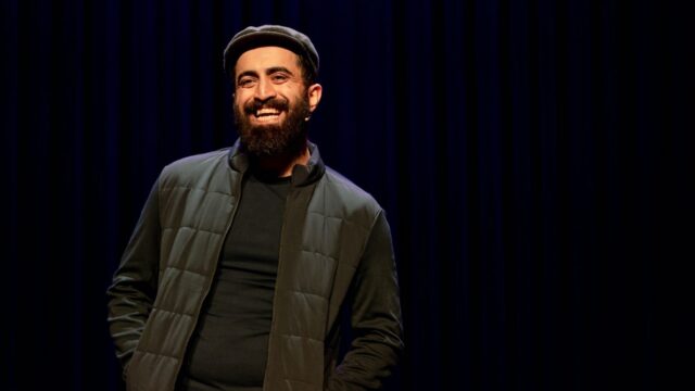 Saman Amini zoekt verbinding: 'Niemand is geboren als het ultieme kwaad' | NPO Radio 1