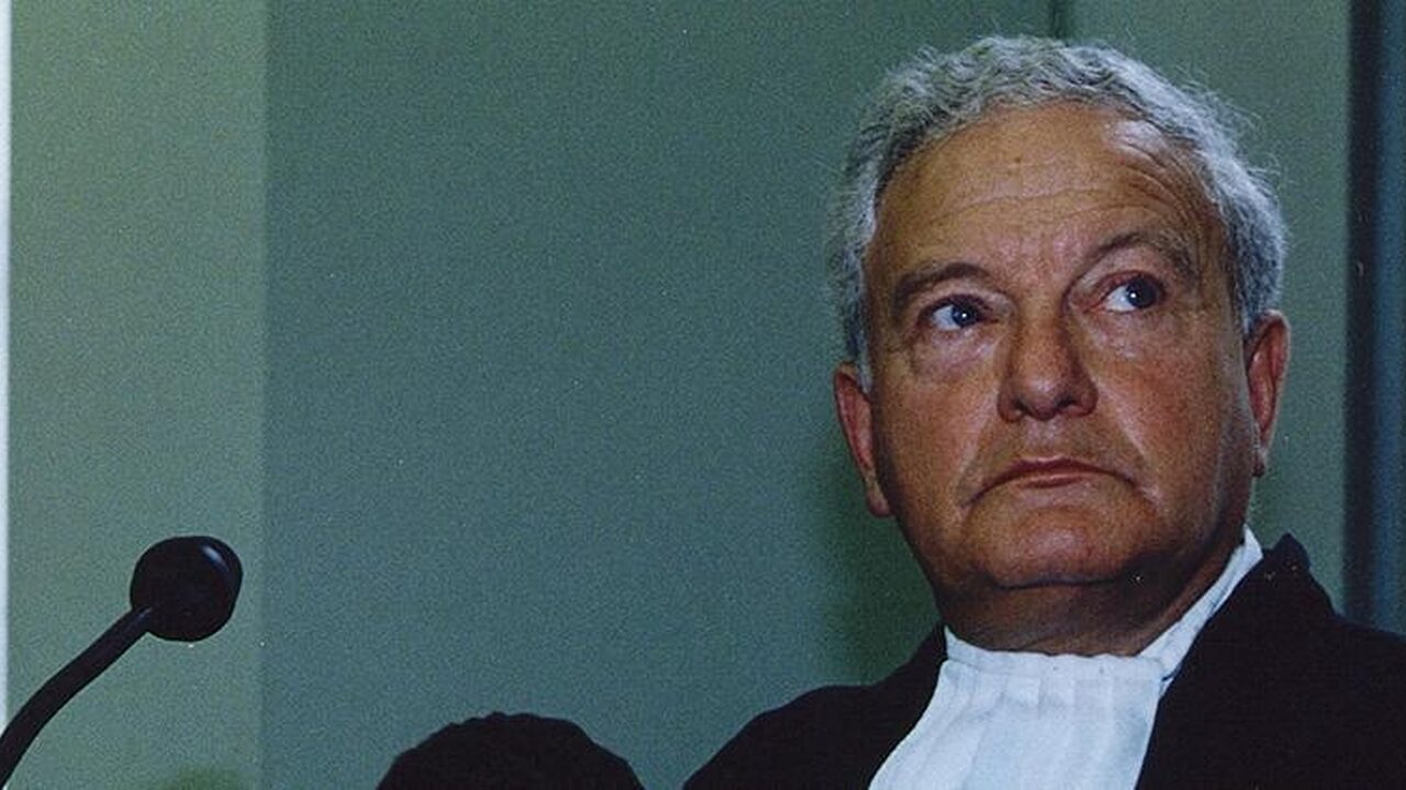 De traumatische jeugdjaren van strafpleiter Max Moszkowicz sr. | NPO ...