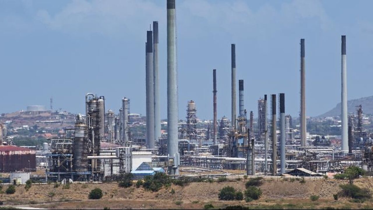 Gaat de Isla-raffinaderij van Curaçao ooit nog open? | NPO Radio 1