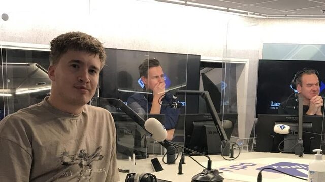 Rapper Snelle vond zijn talent gewoon in een schuur in de tuin | NPO ...