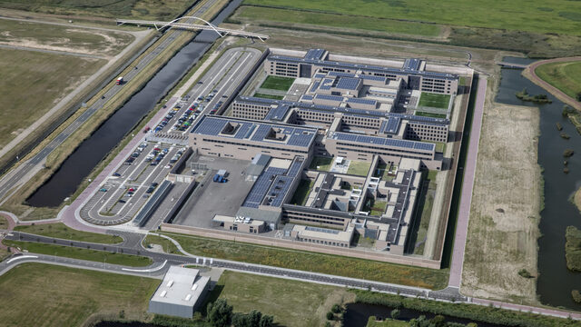 Wat gebeurt er allemaal tussen de Nederlandse gevangenismuren? | NPO ...