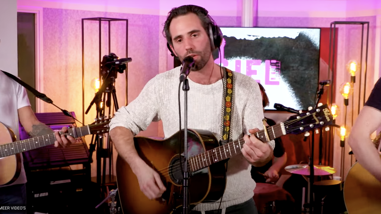 Navarone laat zich van melancholische kant horen met liveversie Wire ...