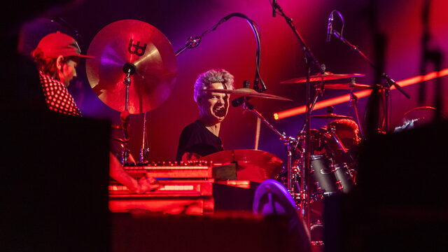 Waarom Norman Bonink de perfecte drummer voor BLØF is | NPO Radio 2