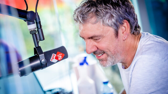 Ruud maakte voor KWF speciale serie 30 MINUTEN RAUW met zwart randje | NPO Radio 2