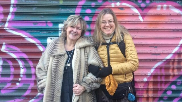 Simone Walraven interviewt zangeres Mathilde Santing | NPO Radio 2