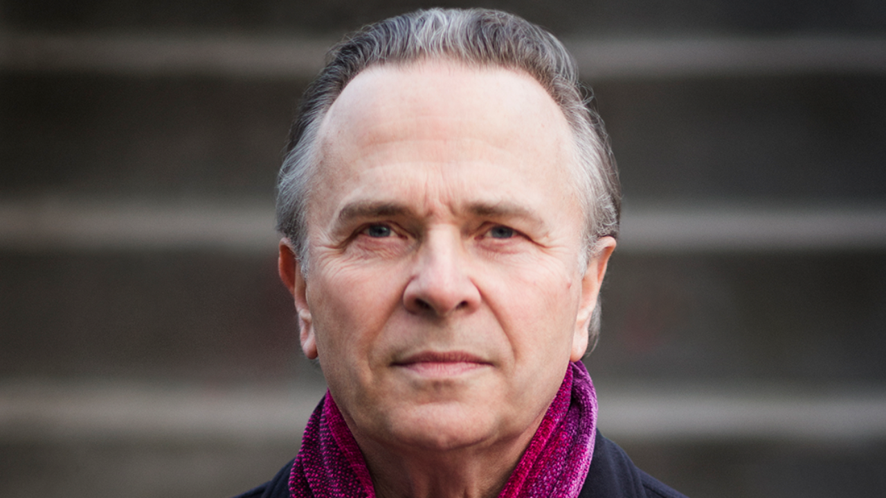 Sir Mark Elder in een Brits programma | NPO Klassiek