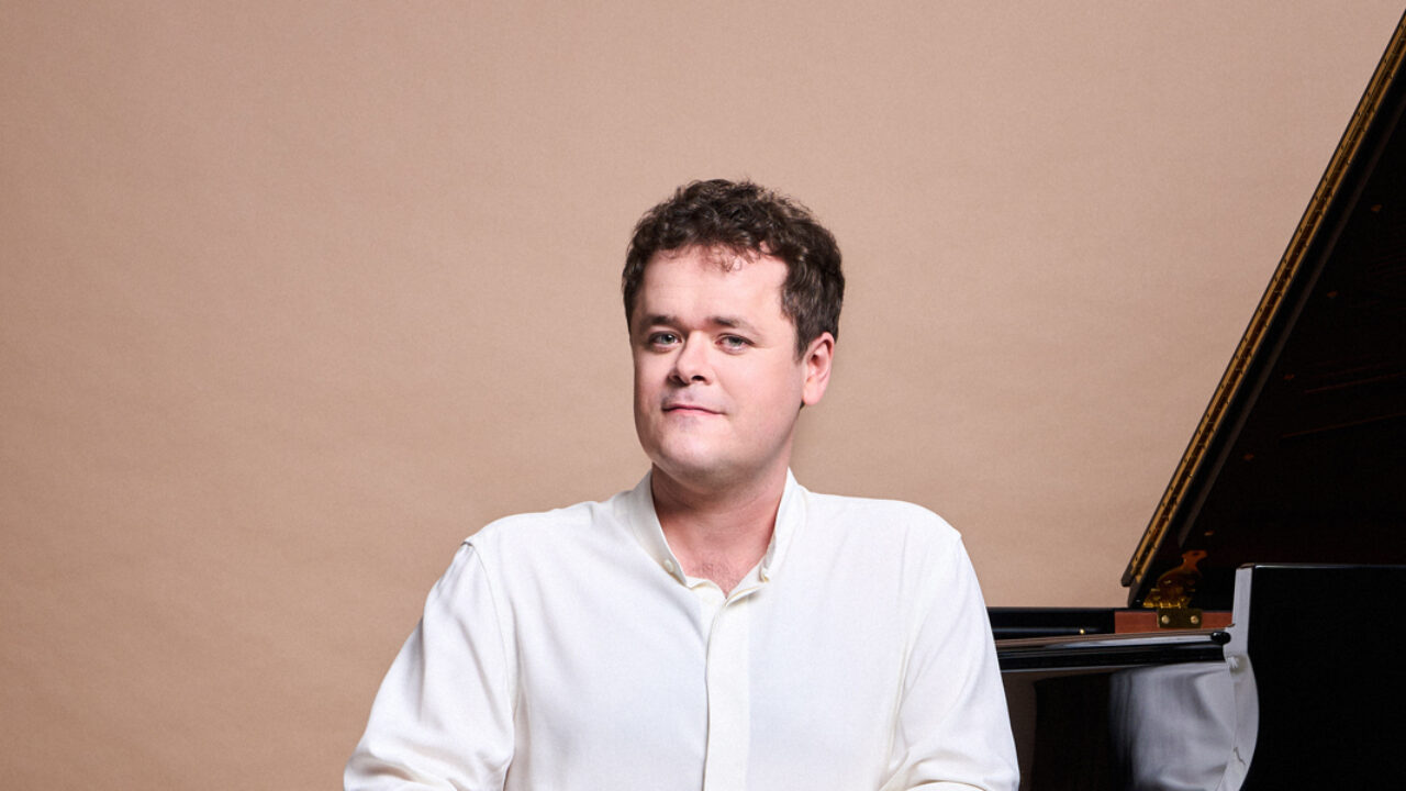 Moessorgski's Schilderijententoonstelling door Benjamin Grosvenor | NPO ...