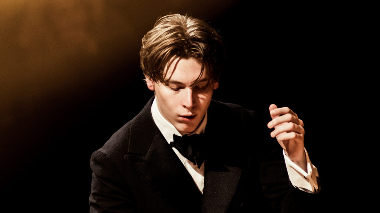 Klaus Mäkelä dirigeert Richard Strauss bij het Concertgebouworkest ...