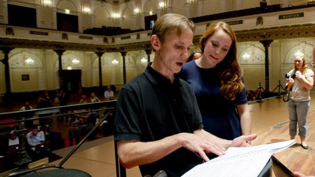 Matthew Rowe, muzikaal leider bij Nationale Ballet, kondigt vertrek aan ...