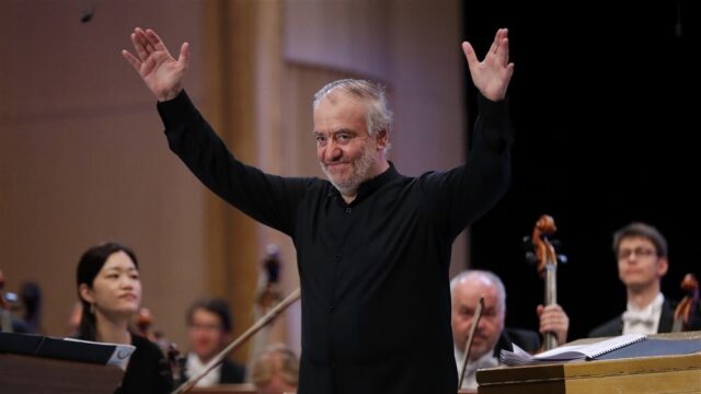 Gergiev in Rusland benoemd tot Man van het Jaar | NPO Radio 4 | NPO ...