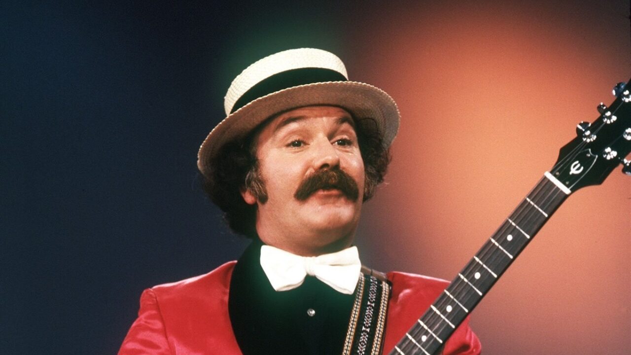 Zo vader zo zoon: Kees Haak vertaalt werk vader Nico | NPO Radio 5 | NPO Radio 5