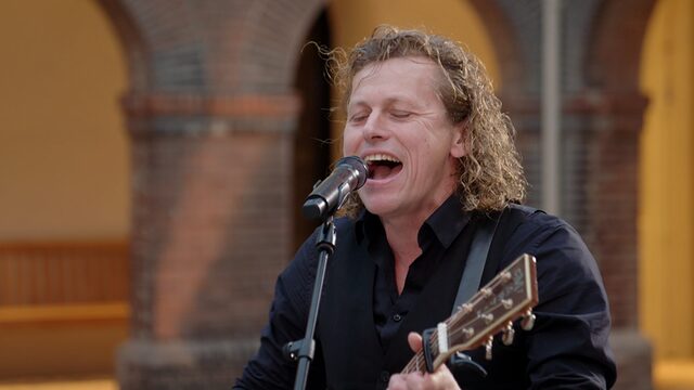 Syb van der Ploeg en rapper Mula B maken indruk in ABOVT